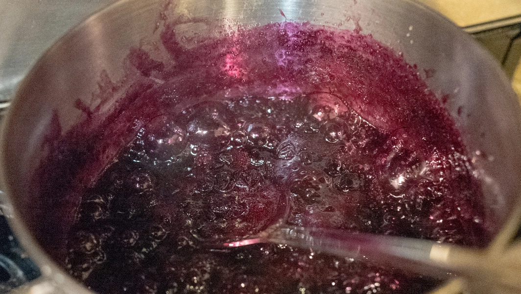 Slow cooker secrets for perfect homemade jam