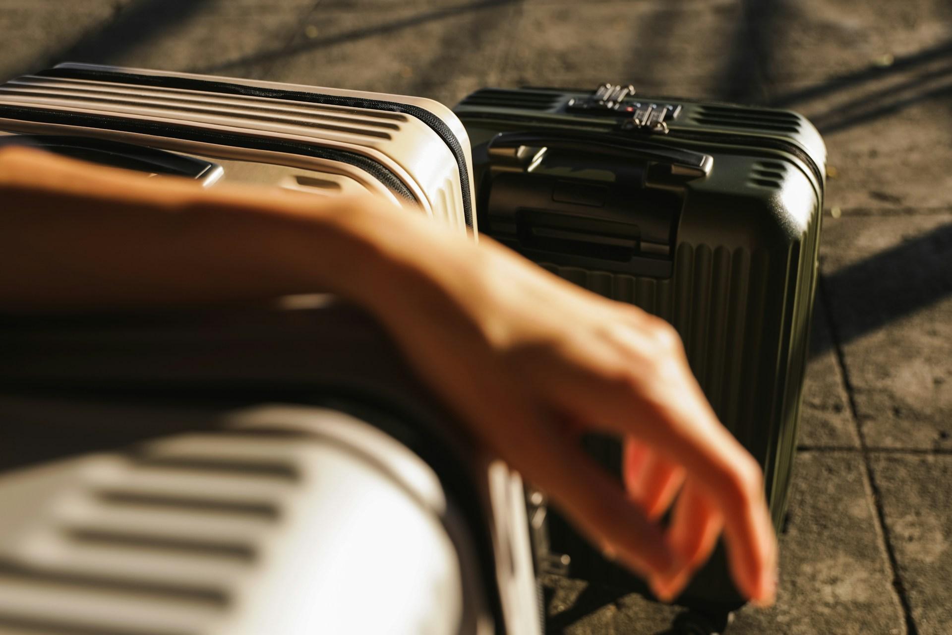 The 9 things frequent flyers never put in their carry-on that first ...