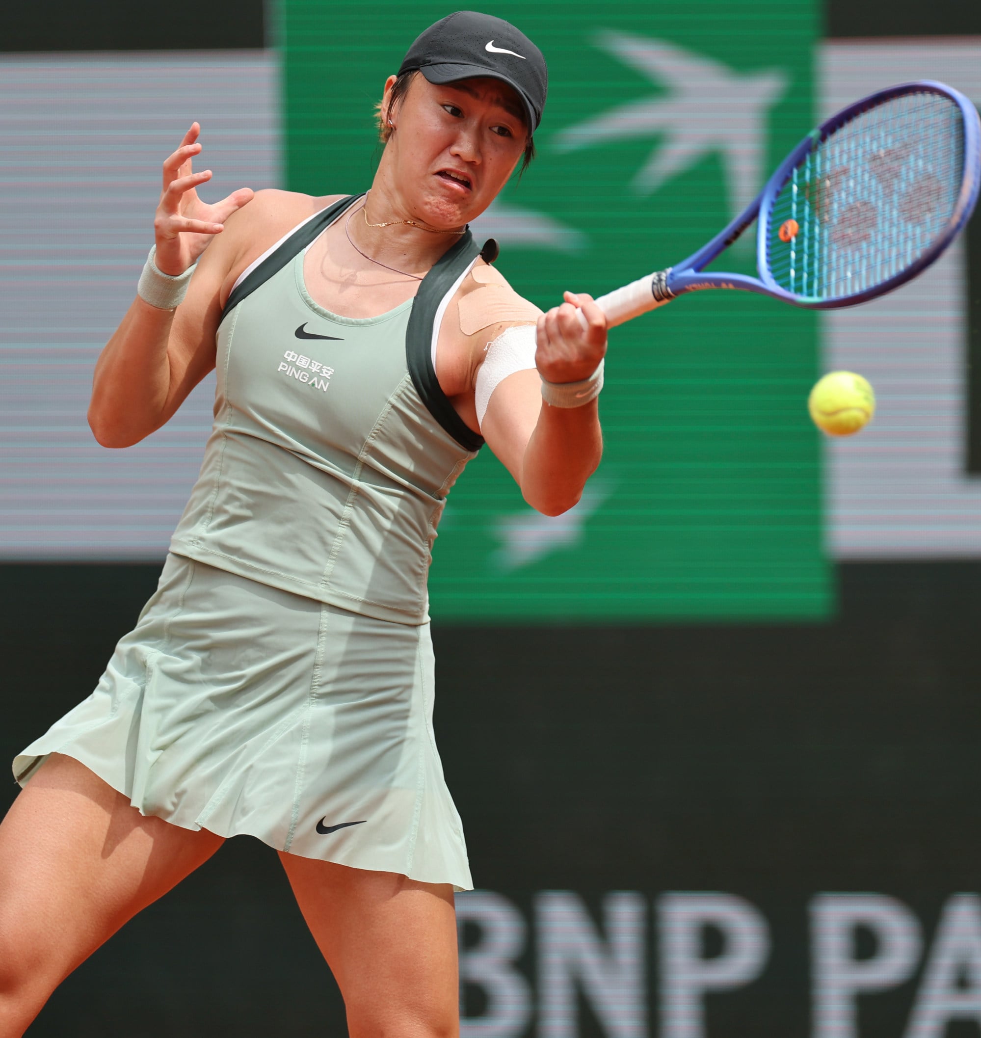 Eudice Chong overcomes 12th seeds, pesky bee to fly Hong Kong flag in ...