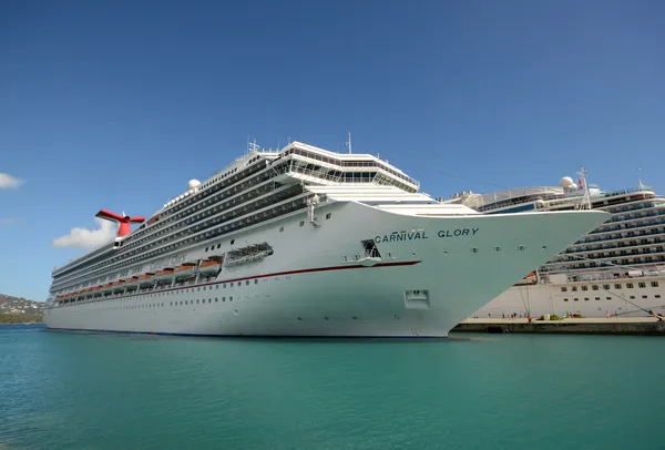 15 major differences between Carnival and Norwegian in 2026