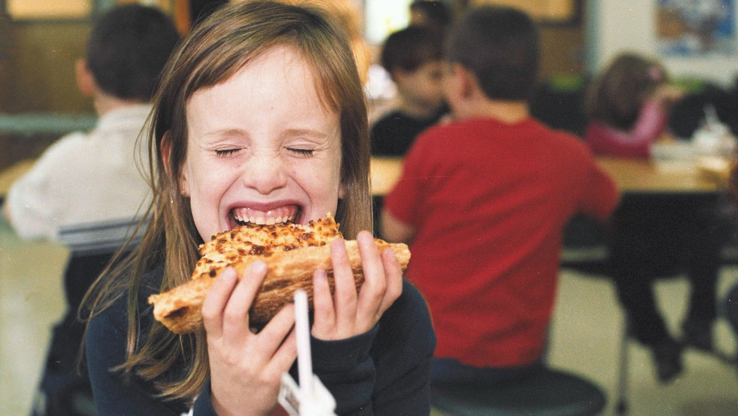 Experts warn of harmful 'lunch shaming' trend in schools