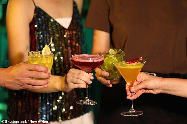 Gen Z are 'zebra striping' on nights out to avoid hangovers - now ...