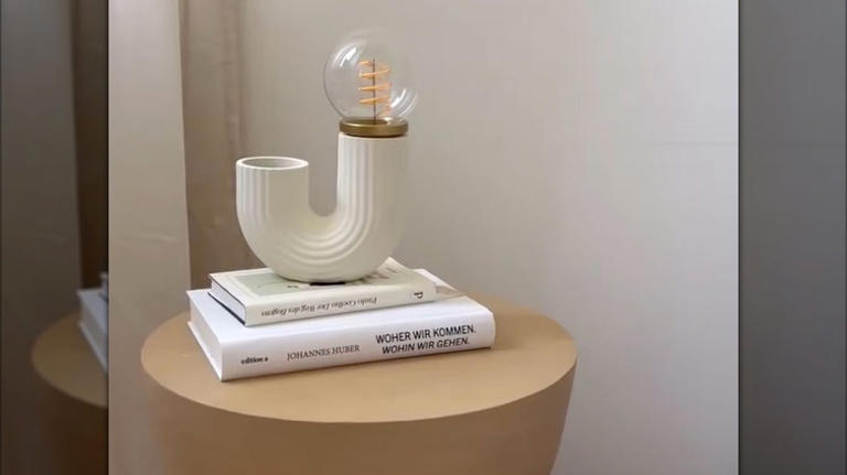 Transform a glass vase from IKEA into a luxury lamp for your coffee table