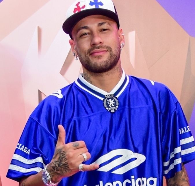 Neymar Jr. registra visita das filhas ao CT da Seleção: Meus amores