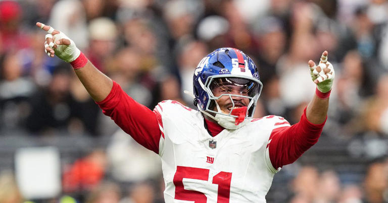 Rising NFL star doubles down on Trump hate, but swears he's cool with ...