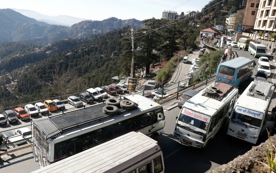 Nearly 7.8 lakh vehicles enter Shimla in 29 days amid heatwave rush