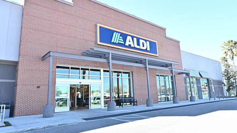 Aldi's new $8 lavender snackle box is the ultimate summer grazing essential
