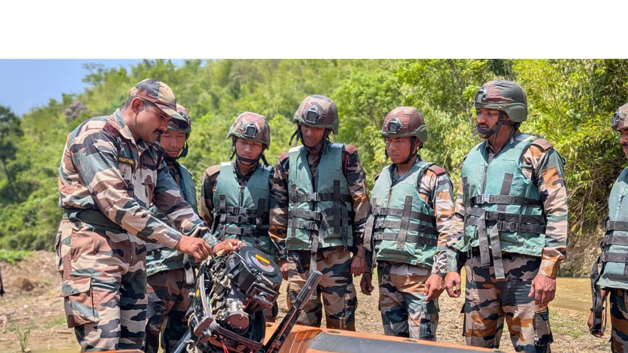 Assam Rifles holds boatmanship training in Mizoram for monsoon ops