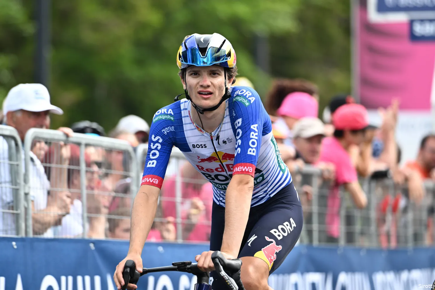 Giulio Pellizzari is blij dat zware Giro erop zit: 'Ga al mijn ...