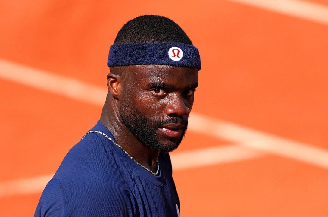 Uncontrollable French Open crowd abruptly halts Frances Tiafoe match