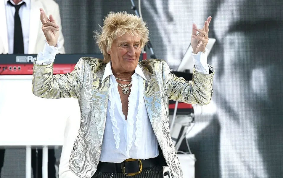 Rod Stewart cancels Vegas shows due to sinus infection