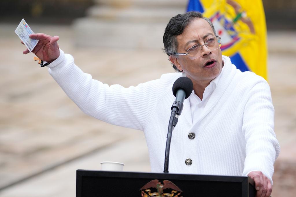 Colombianos acuden a las urnas divididos entre consolidar o revertir la ...
