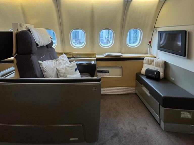 4 incredible first class flights you can book with Chase Sapphire ...