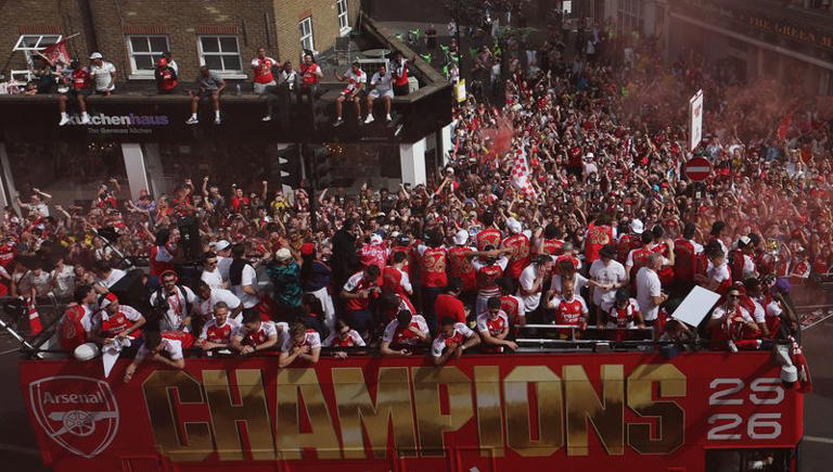 Soccer-Arsenal paint London red with victory parade after Premier ...