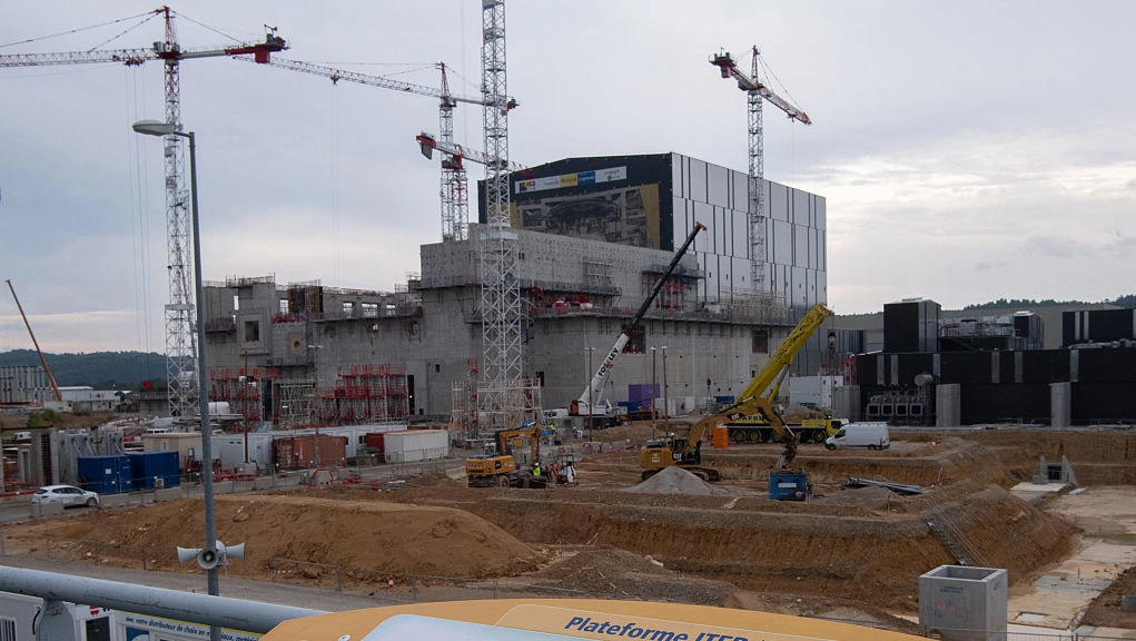 ITER begins high-current magnet tests after cryogenic success