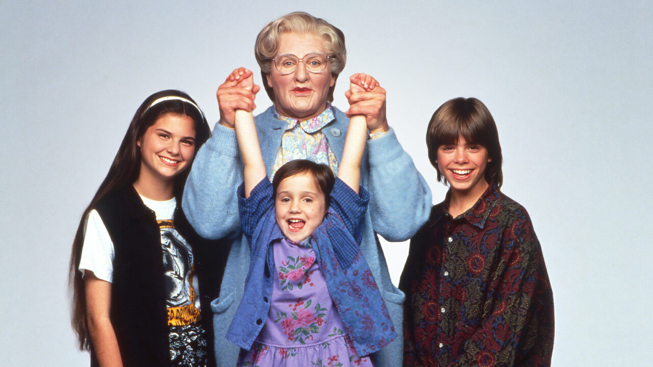 The Hollywood Show: Robin Williams fooled strangers as Mrs. Doubtfire ...