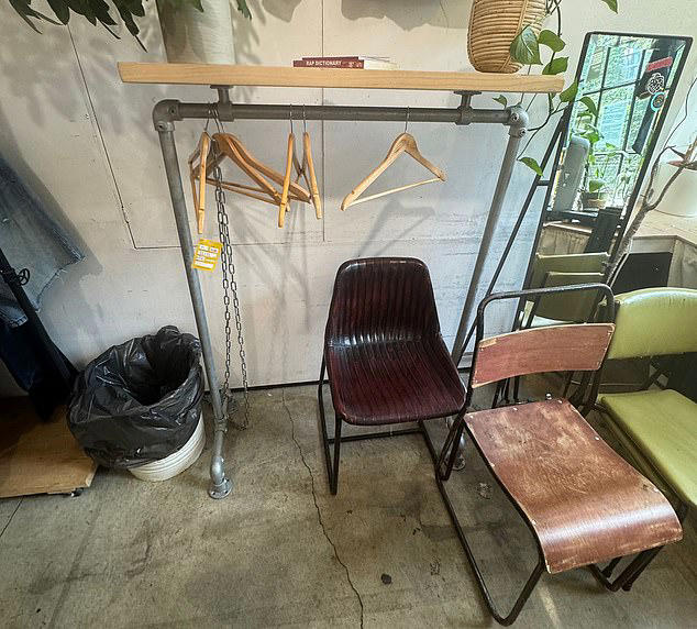Moment thugs on bikes break into vintage store before stealing £6,200 ...