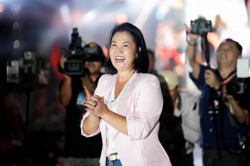 Right-wing Fujimori holds narrow lead one week before Peru presidential ...