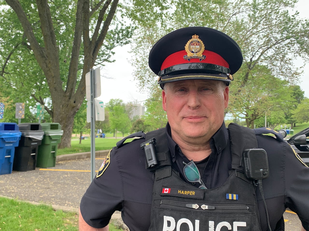 Man in critical condition, teenage girl injured in Mooney's Bay stabbing