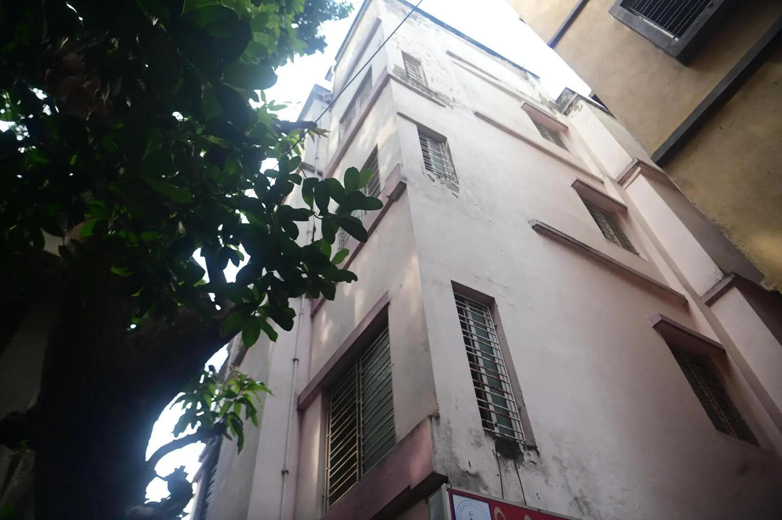 2 decomposed bodies found in locked Golf Green flat