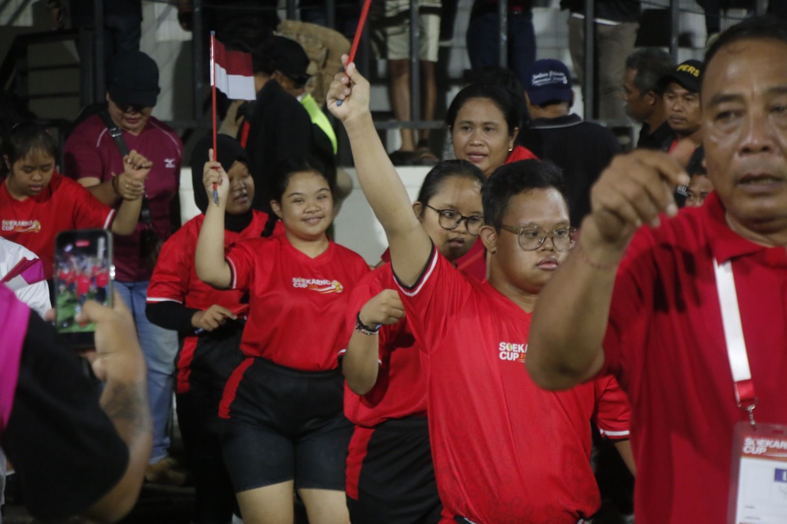 Ikut kampanye FIFA dan UNICEF, anak down syndrome jadi player escort ...