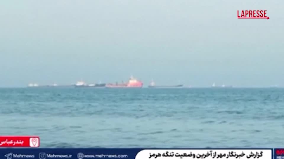 Hormuz, nuove immagini di navi nello stretto
