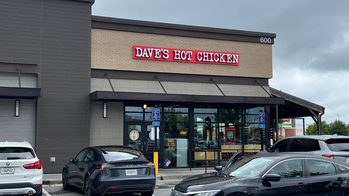 9 must-try menu items at Dave's Hot Chicken (and 3 to avoid)