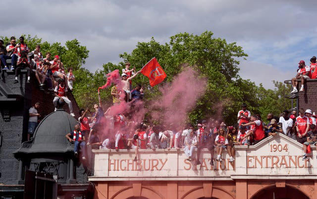 Extraordinary numbers turn out to celebrate Arsenal’s title-winning success