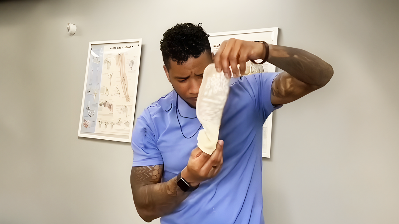 Doctor explains what can cause a toe to fall off