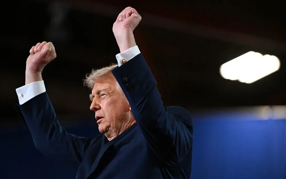 GOP strategists warn Trump has 30 days to reverse collapse