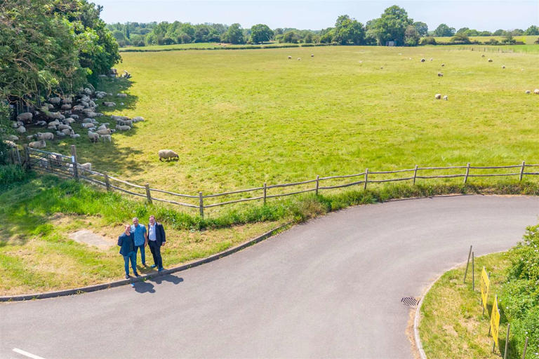 Tom Tugendhat MP visits site of controversial sand quarry development ...