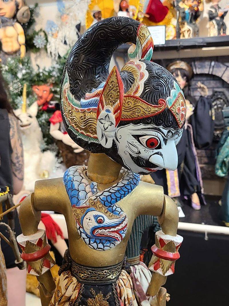 This Oregon museum has 2,000 puppets from 38 countries and you can make ...