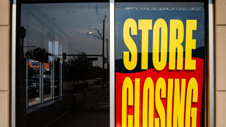 After closing 23 locations, burger chain sells 30 restaurants