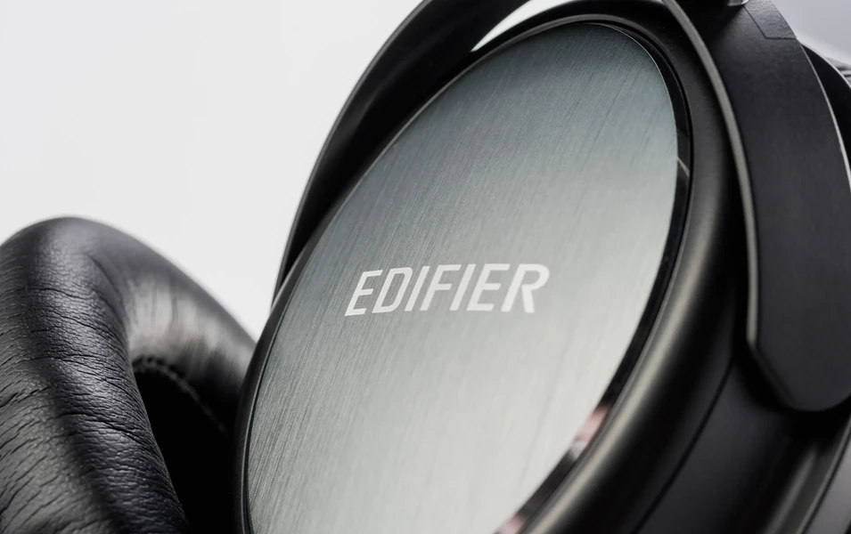 Edifier adds RGB 3-in-1 dock to Hecate G3 Max