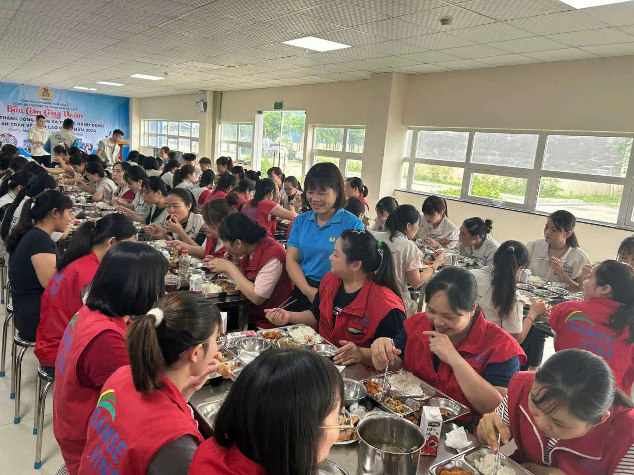 Những bữa cơm Công đoàn gắn kết người lao động