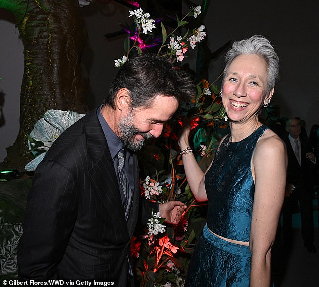Keanu Reeves exudes relationship goals with girlfriend Alexandra Grant ...