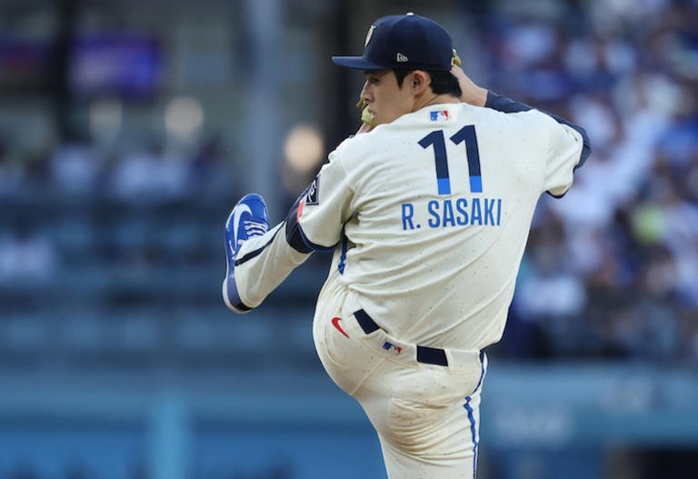 Dave Roberts & Roki Sasaki surprised by increase in fastball velocity