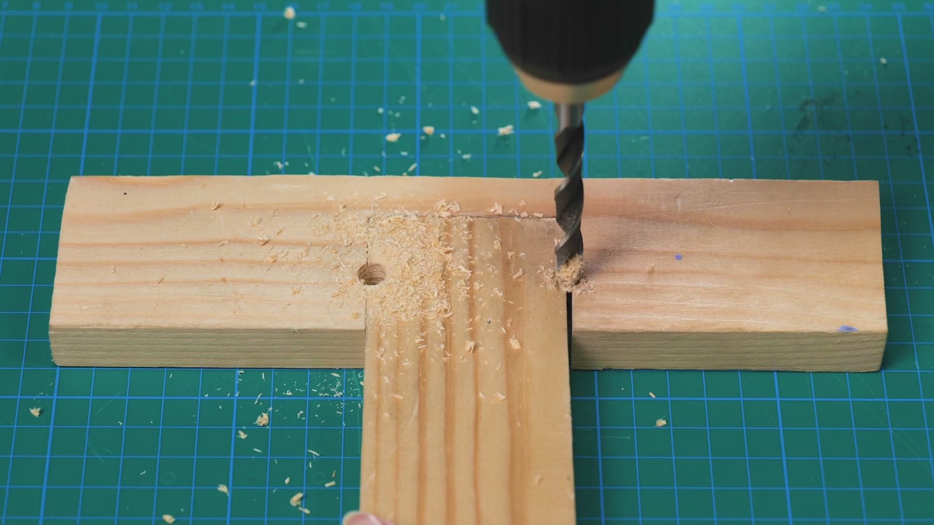 Craft your dream projects with these essential woodworking insights