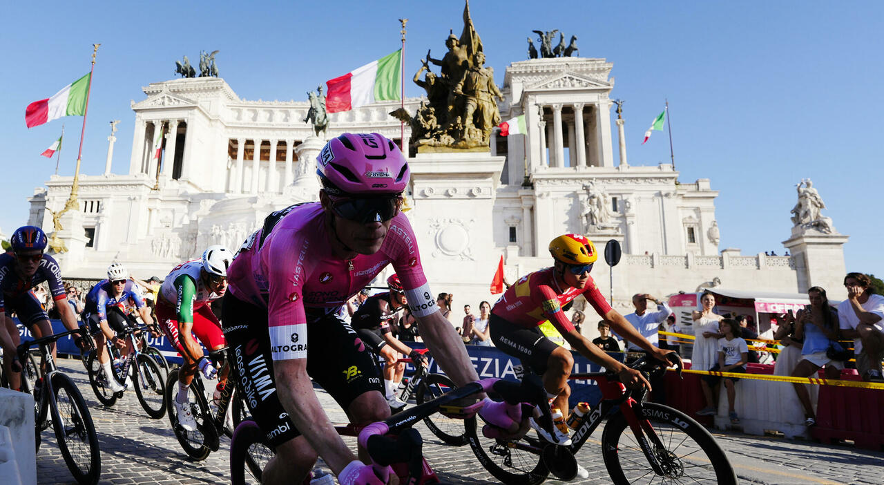 Jonas Vingegaard vince il Giro d'Italia 2026: ora è Pogacar ad inseguire