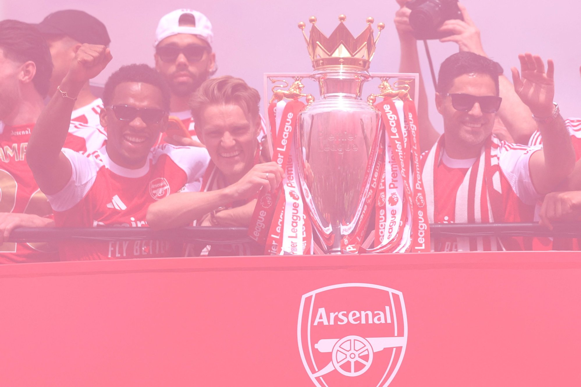 Arsenal og Ødegaard feiret i Londons gater