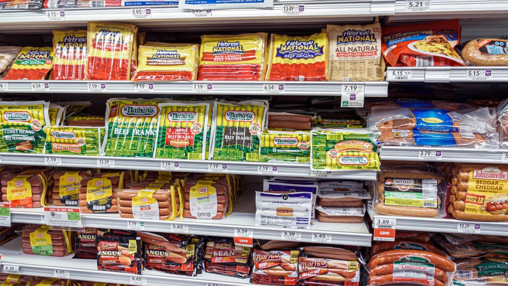 3 iconic beef hot dogs for grilling