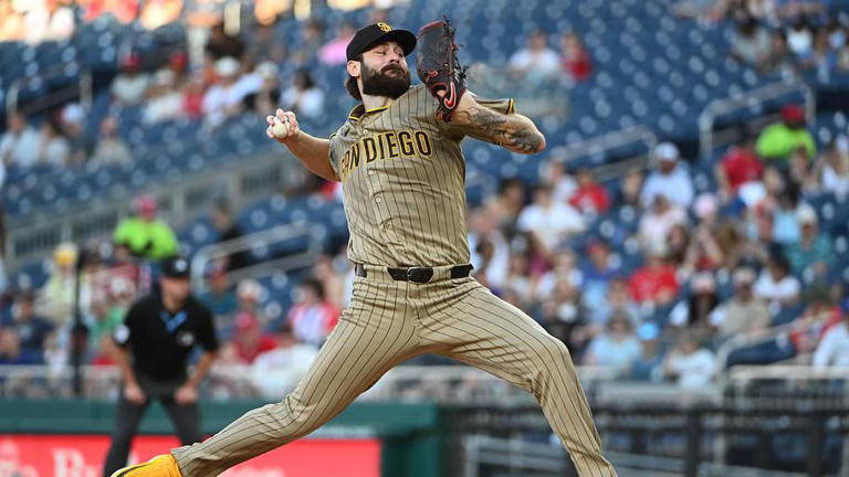 Padres' clutch offense masked significant concern in Lucas Giolito's ...
