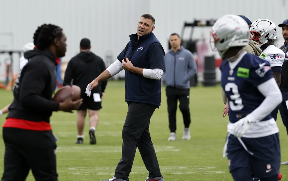 Vrabel stays in touch as Boutte trade talk grows
