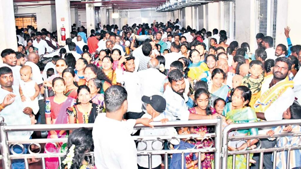 యాదగిరి క్షేత్రం.. భక్తజన సంద్రం