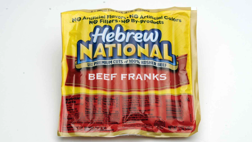 3 iconic beef hot dogs for grilling