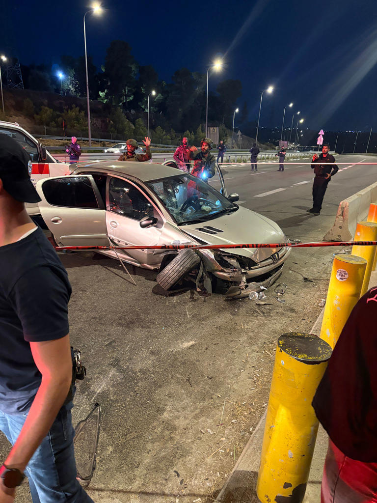 Car ramming attack wounds several at Gush Etzion Junction in West Bank ...