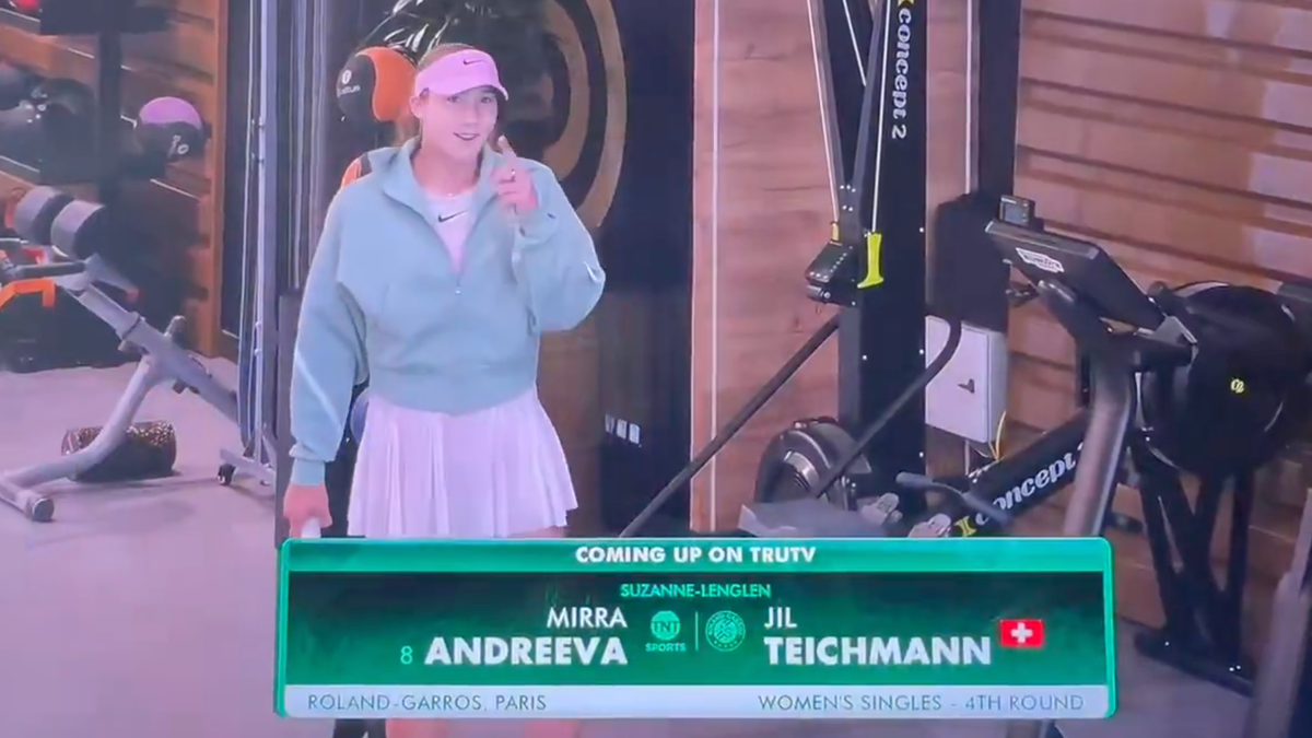 Mirra Andreeva caught in awkward moment before French Open win Sunday