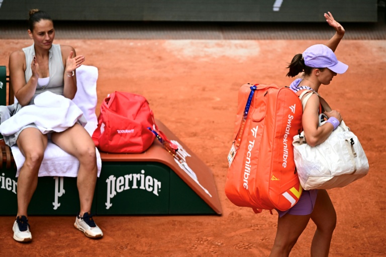 Roland Garros también pierde a Swiatek; Zverev y Jódar se citan en cuartos