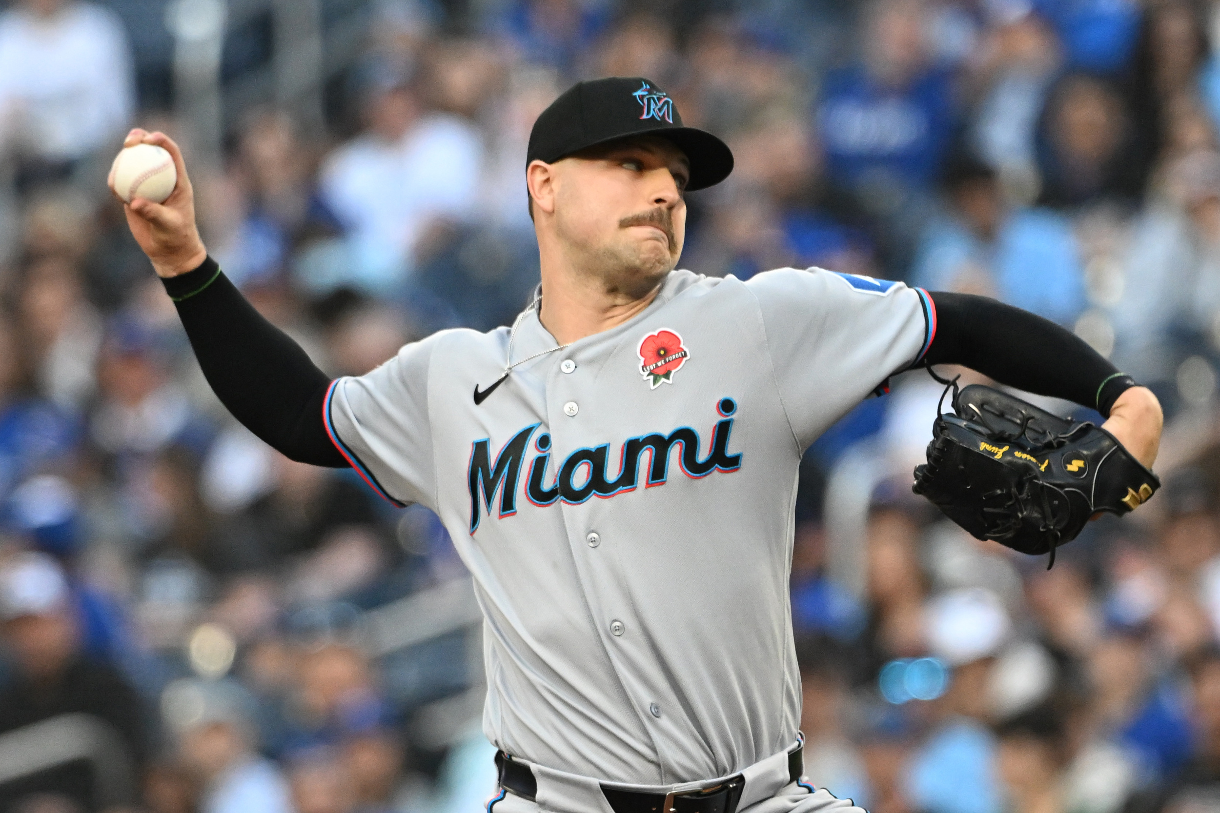 Marlins place Janson Junk on 15-day IL, recall Josh White
