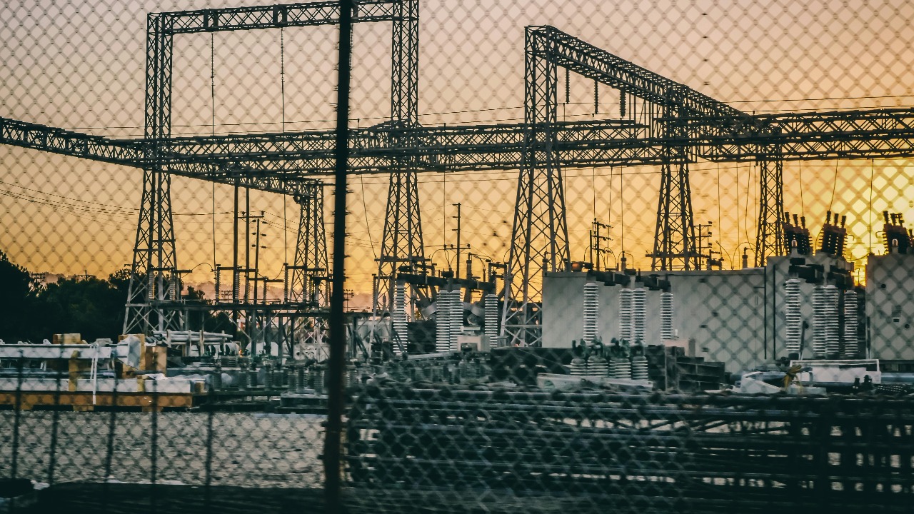 America’s largest grid operator just warned it has 'years, not decades ...